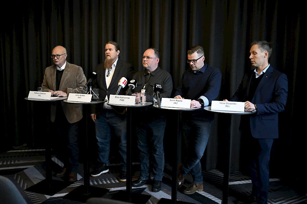 Announcement of the political strikes in Aviation Industry | AKT